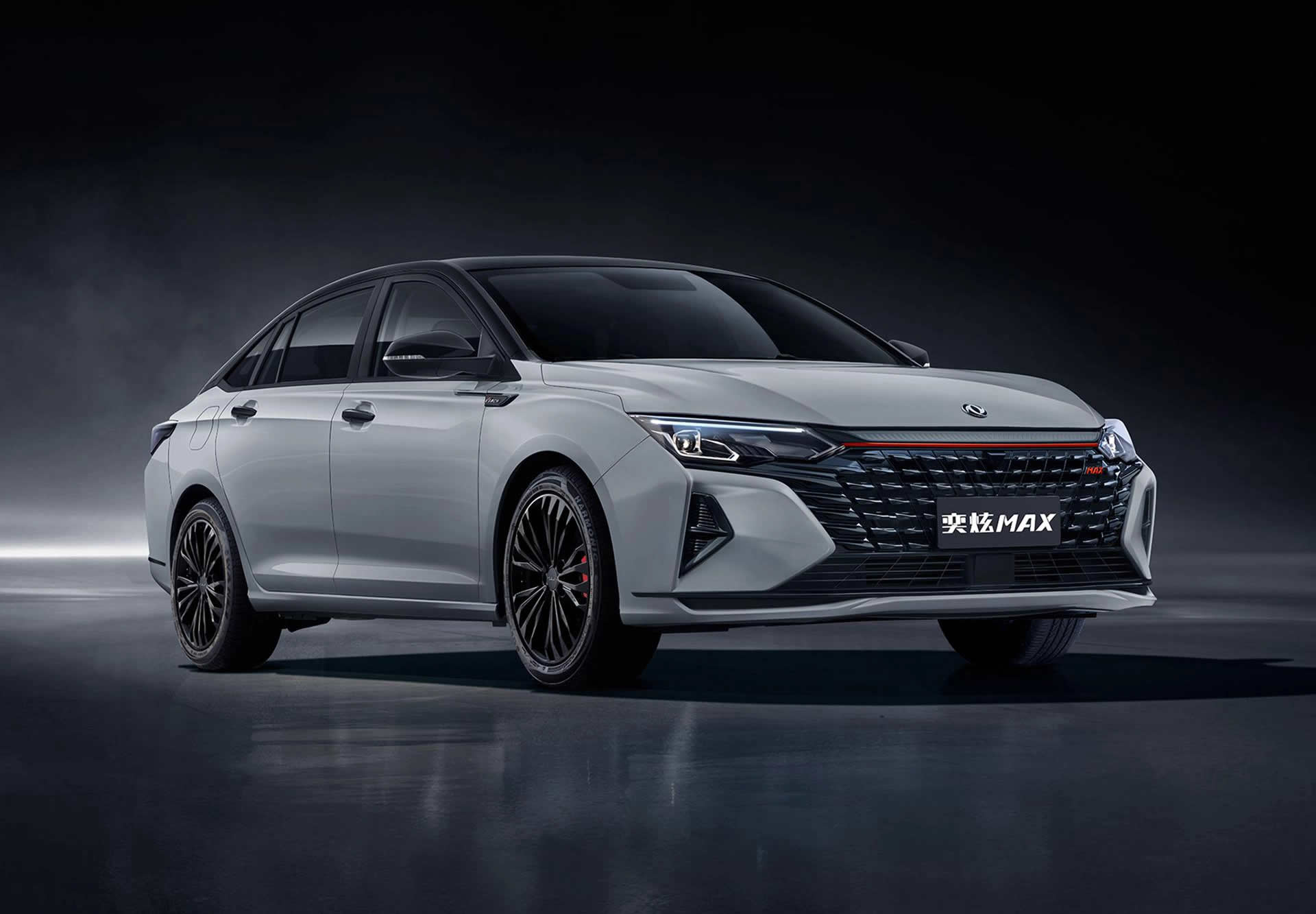 DONGFENG MOTOR PRÉSENTE SES NOUVEAUX MODÈLES